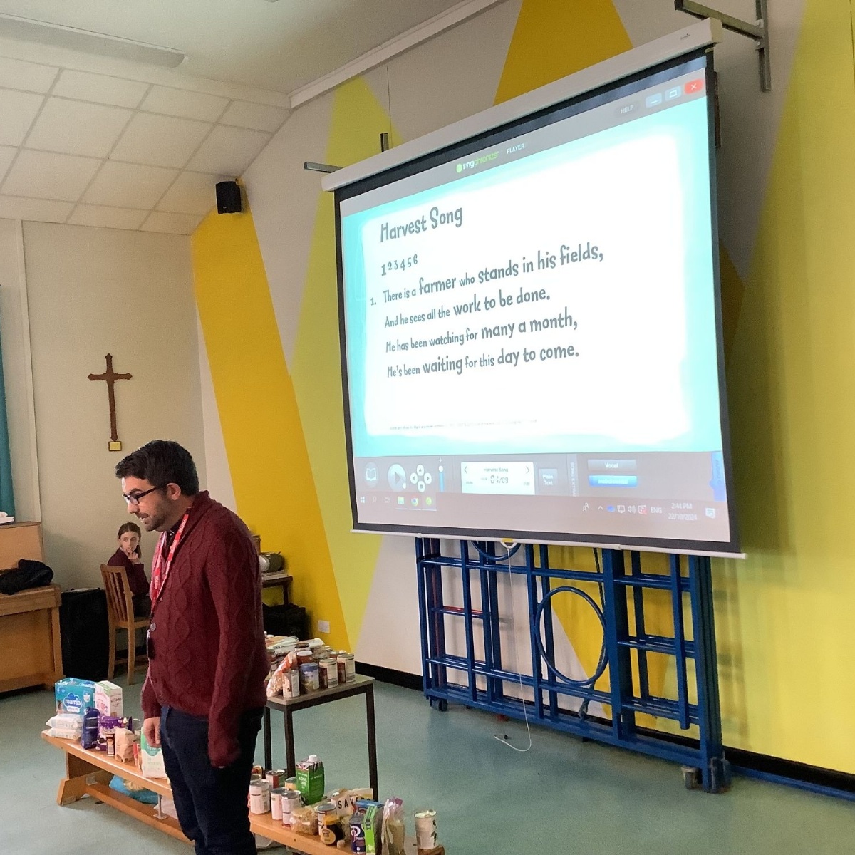 Dobwalls Community Primary School - Harvest Assembly